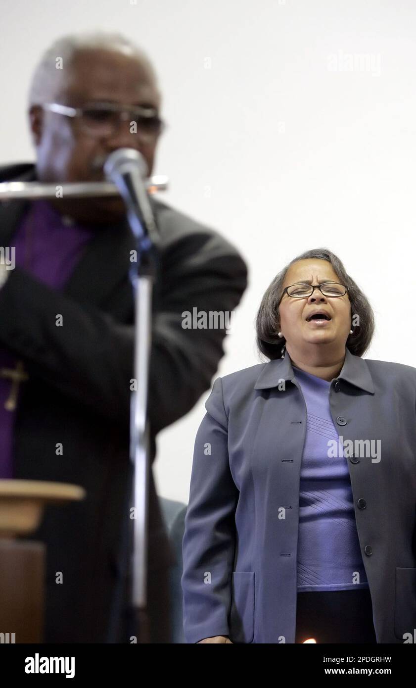 ** ADVANCE FOR SUNDAY, DEC. 18 **The Rev. RoseMary Williams, pastor at ...