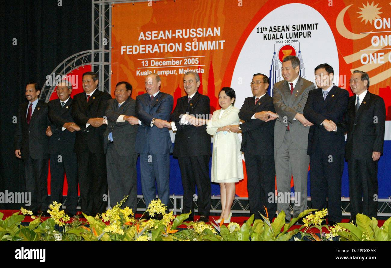 From left to right, Brunei's Sultan Hassanal Bolkiah, Cambodia's Prime ...