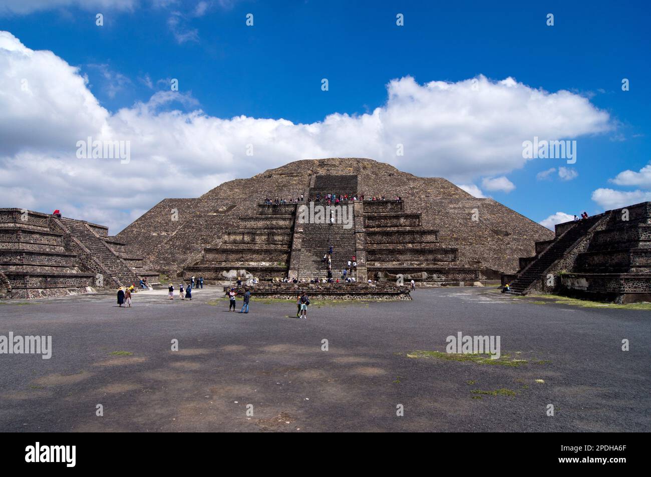Pyramid of the Moon at Teotihuacan Stock Photo - Alamy