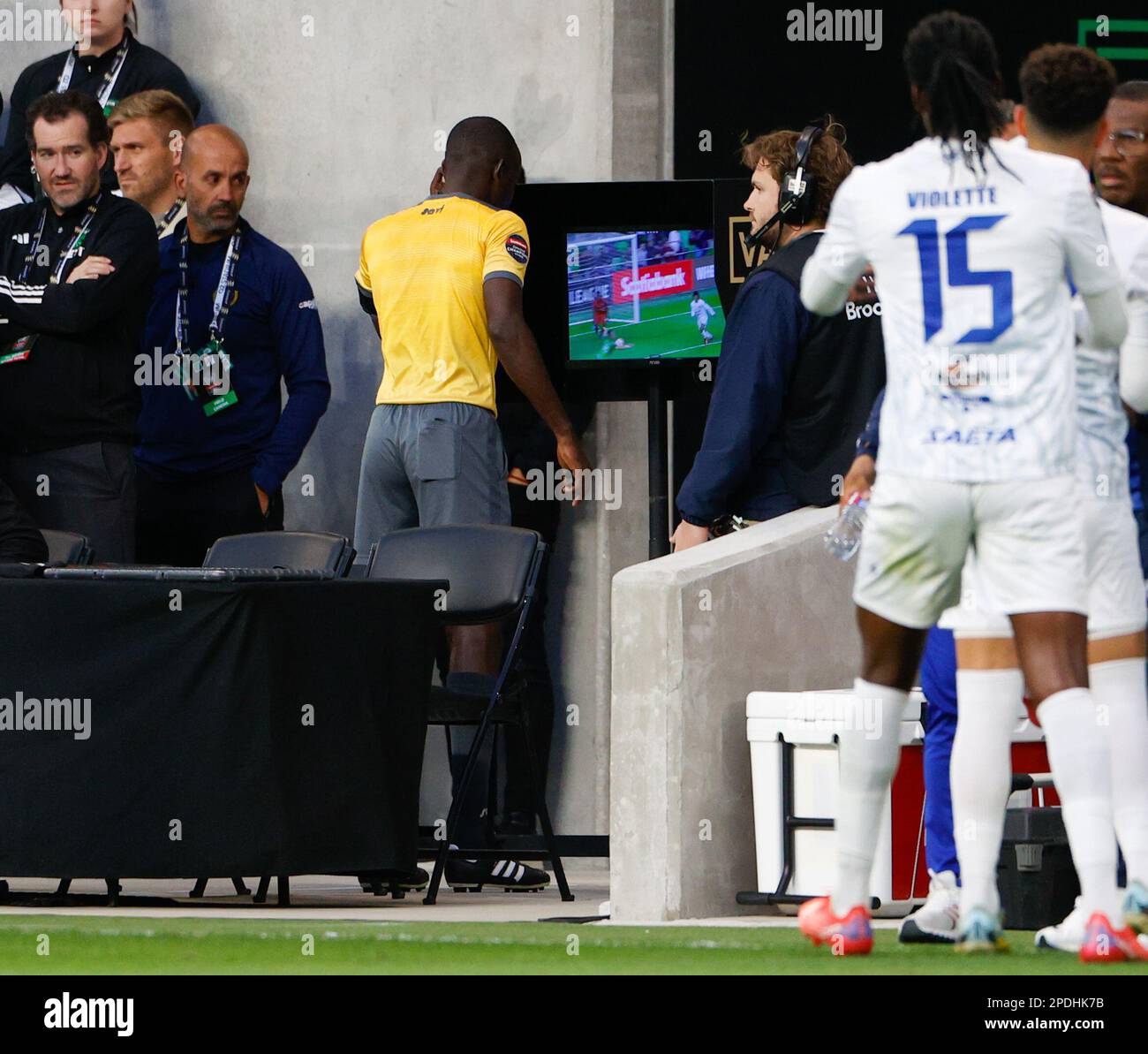 Finding a match hi-res stock photography and images - Alamy