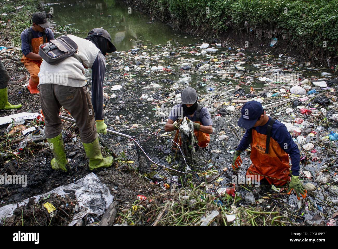 Bandung, West Java, Indonesia. 15th Mar, 2023. Members of River Clean ...