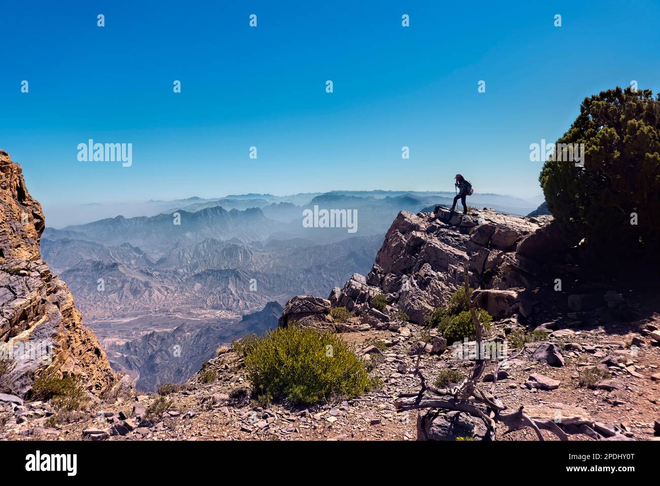 View near the summit of Jebel Shams, Al Hamra, Oman Stock Photo - Alamy