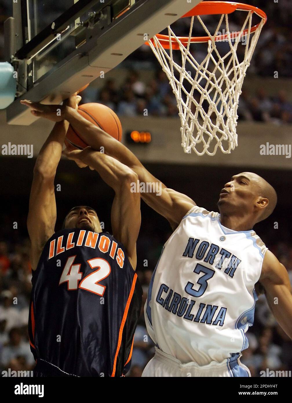 North Carolina's Reyshawn Terry (3) tries to block Illinois' Brian ...