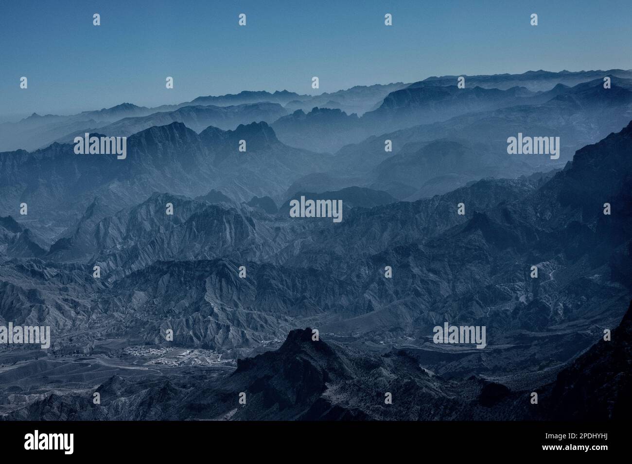 View near the summit of Jebel Shams, Al Hamra, Oman Stock Photo - Alamy