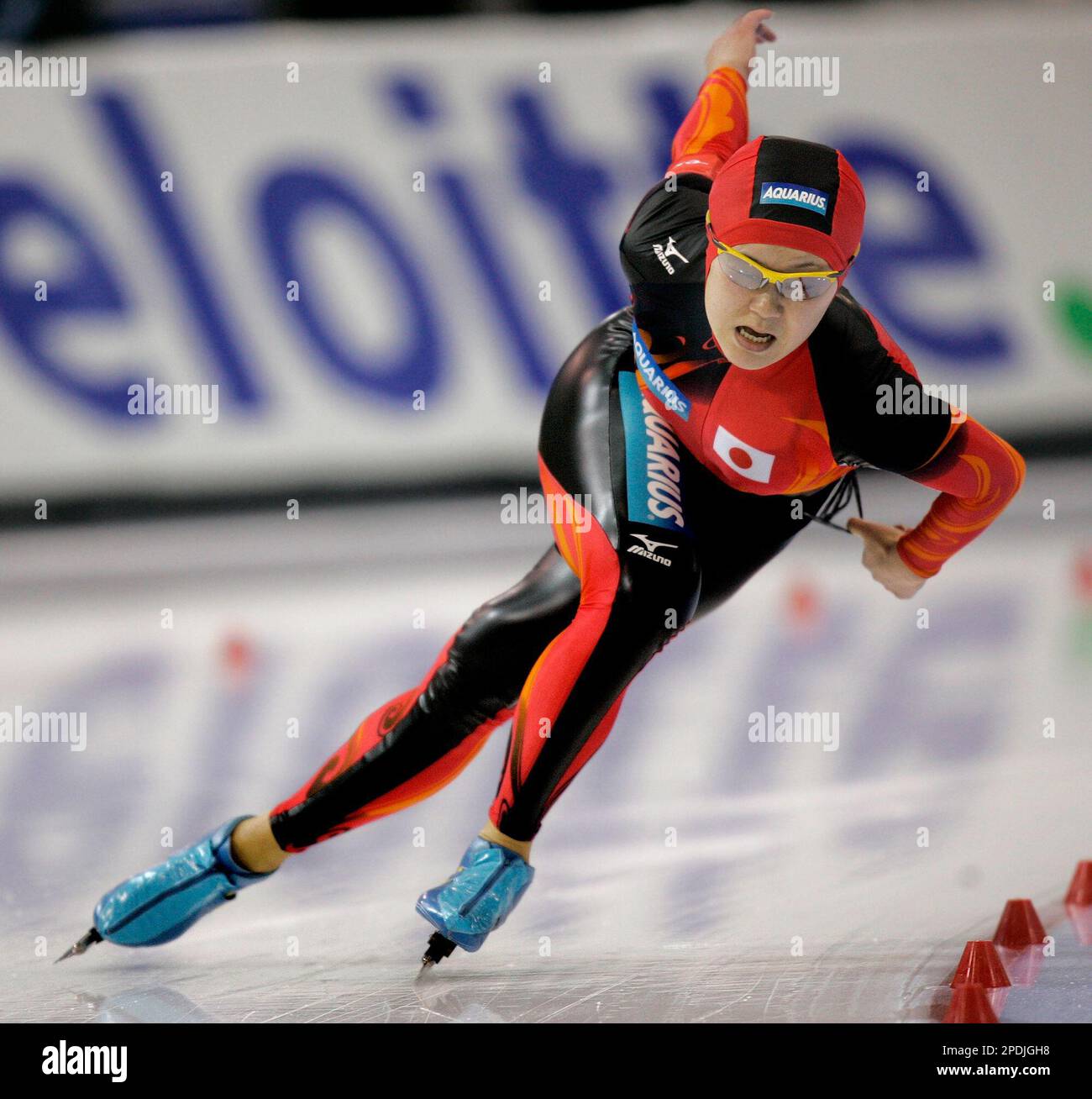 Japan's Maki Tabata competes in the 1500m women's World Cup speed ...