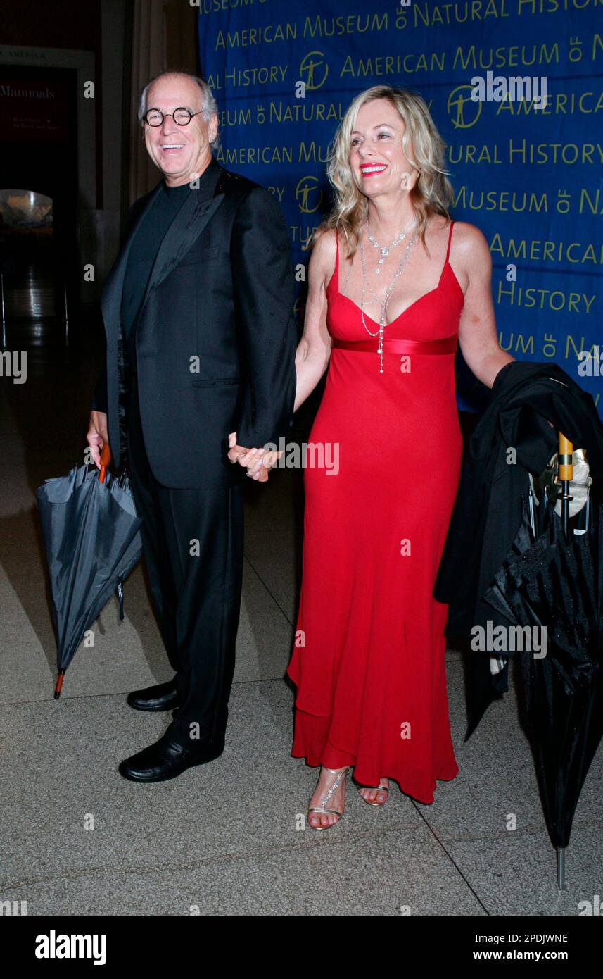 Singer Jimmy Buffett and his wife Jane arrive to the annual Museum Gala ...