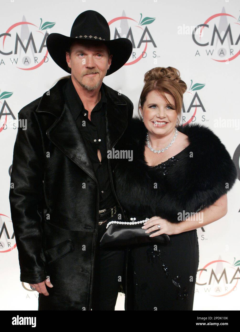 Trace Adkins arrives with his wife Rhonda Forlaw for the 39th Annual Country Music Association ...