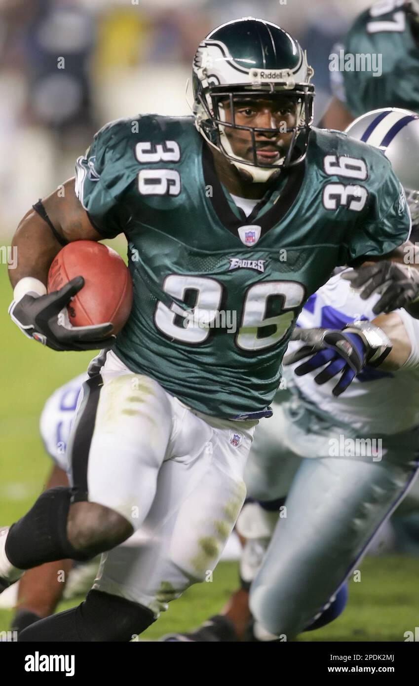 Philadelphia Eagles' Brian Westbrook runs for a touchdown against the ...