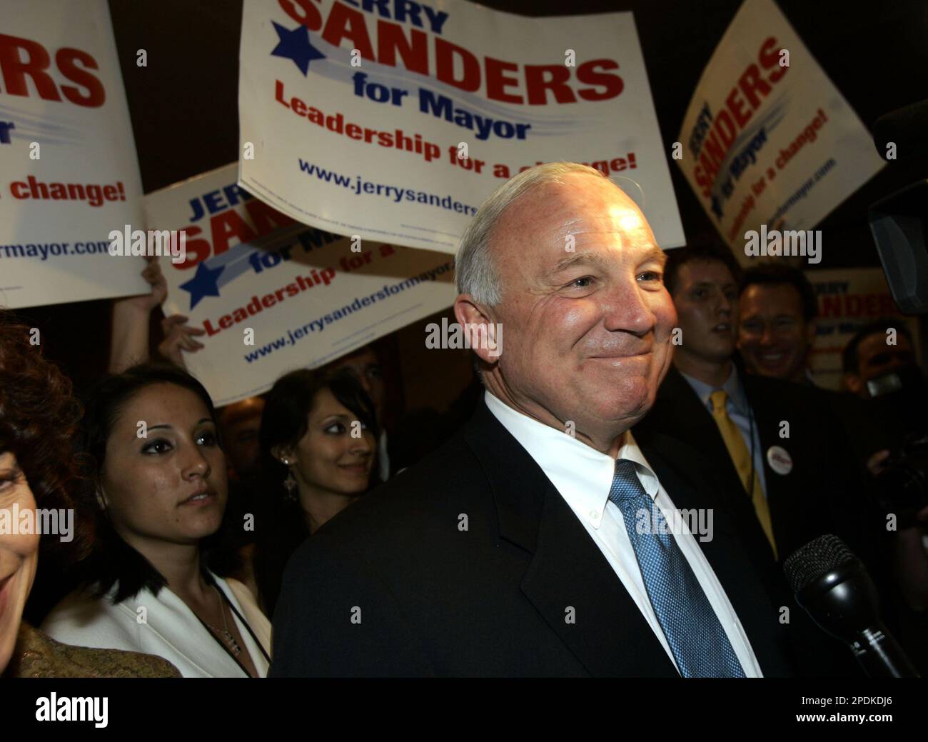 San Diego mayoral candidate Jerry Sanders reacts to his reception as he ...