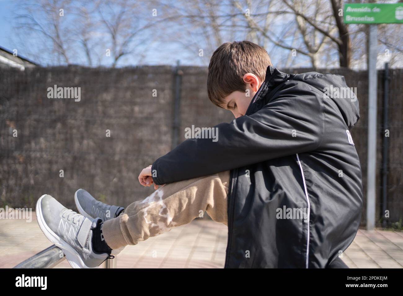 Upset boy kid side view hi-res stock photography and images - Alamy