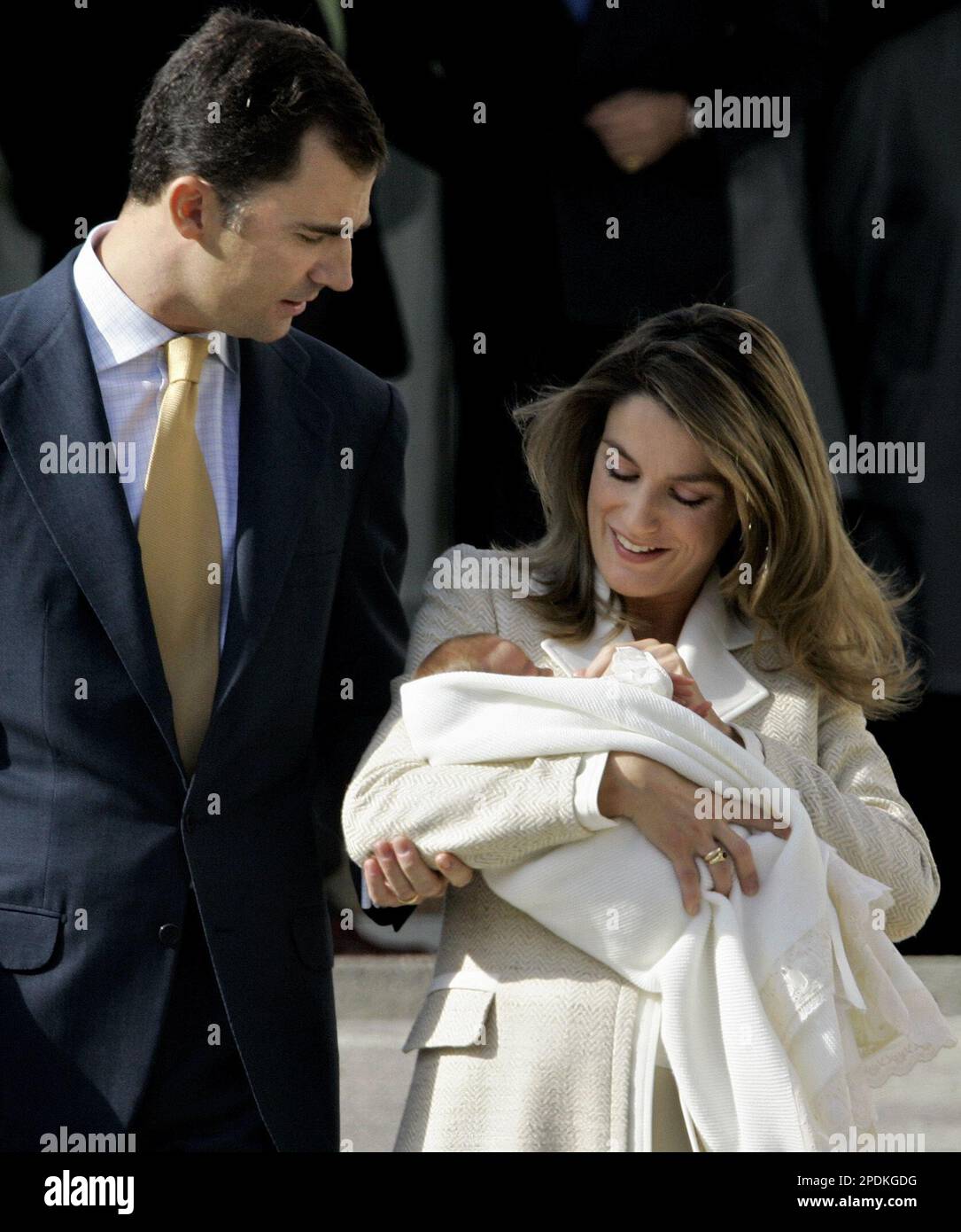Spanish Crown Prince Felipe, left, and his wife Princess Letizia Ortiz ...