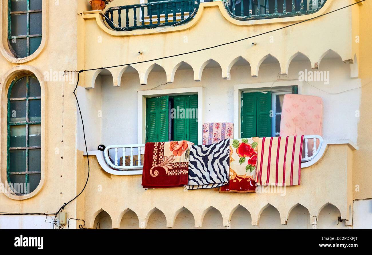 Balcony parapet hi-res stock photography and images - Alamy