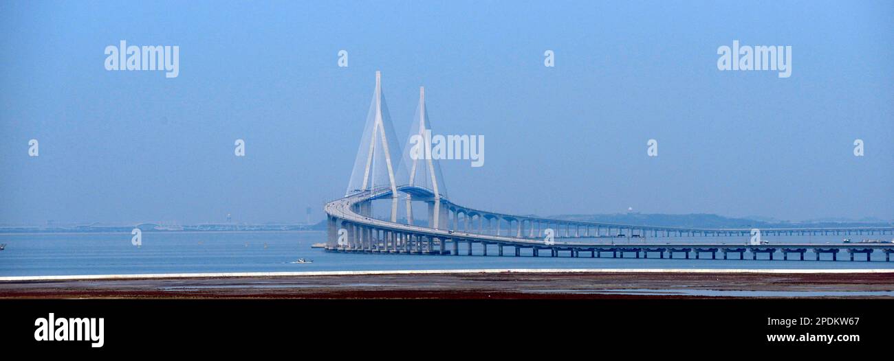 The Incheon bridge in Incheon, South Korea Stock Photo - Alamy