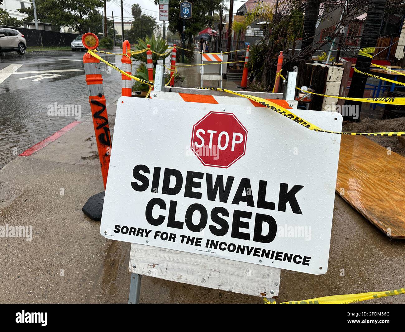 Side walk closed sign hi-res stock photography and images - Alamy