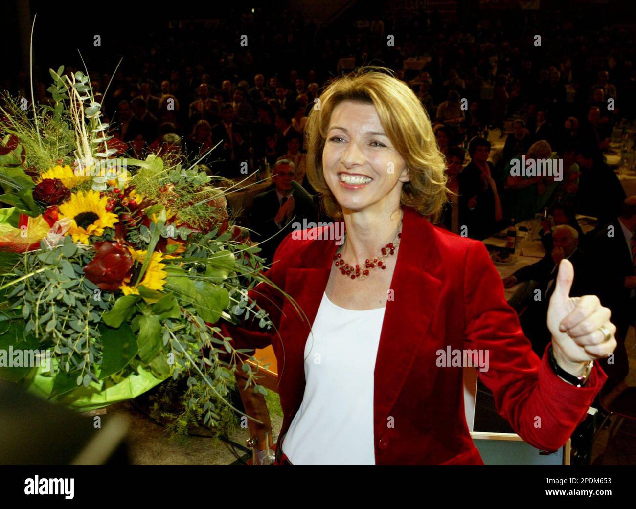 Gaby Schaunig, freut sich nach ihrer Wahl zur neuen Kaerntner SPOE ...