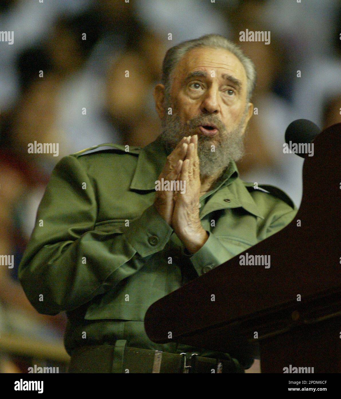 The Cuban President Fidel Castro, gesture while talk in the graduation ...