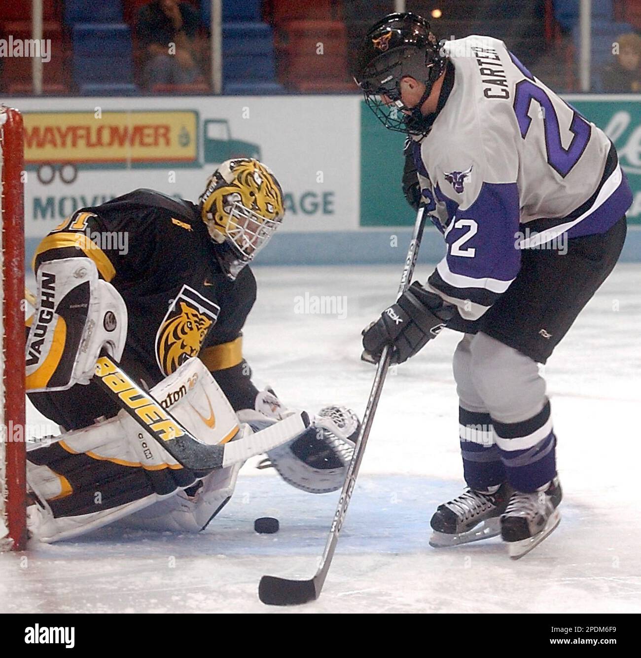 Minnesota State-Mankato's Ryan Carter, right, has his shot blocked by ...