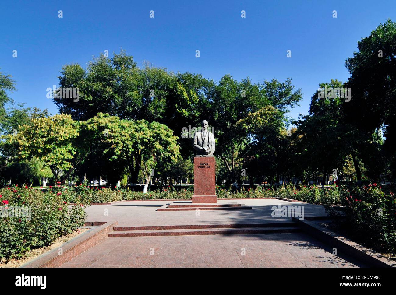 Sharaf Rashidov Monument in Tashkent, Uzbekistan Stock Photo - Alamy