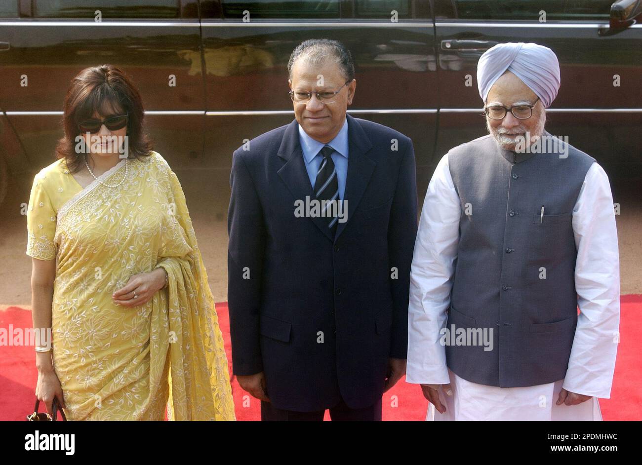 Mauritius Prime Minister Navinchandra Ramgoolam, center, his wife Veena ...