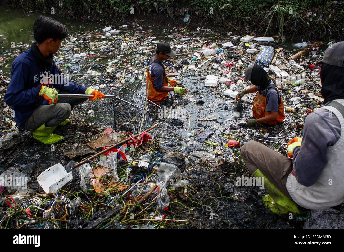 Bandung, West Java, Indonesia. 15th Mar, 2023. Members of River Clean ...