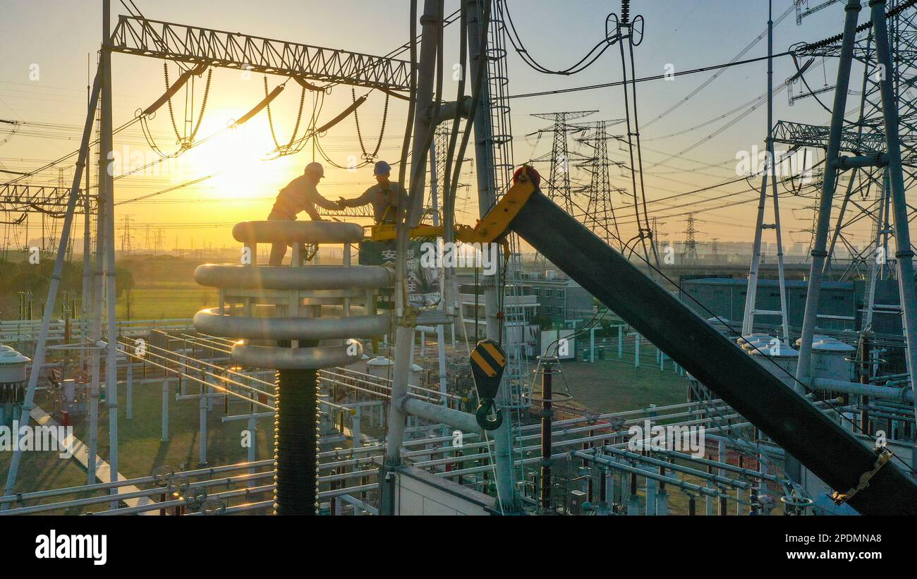 SUZHOU, CHINA - MARCH 15, 2023 - Construction workers overhaul ...
