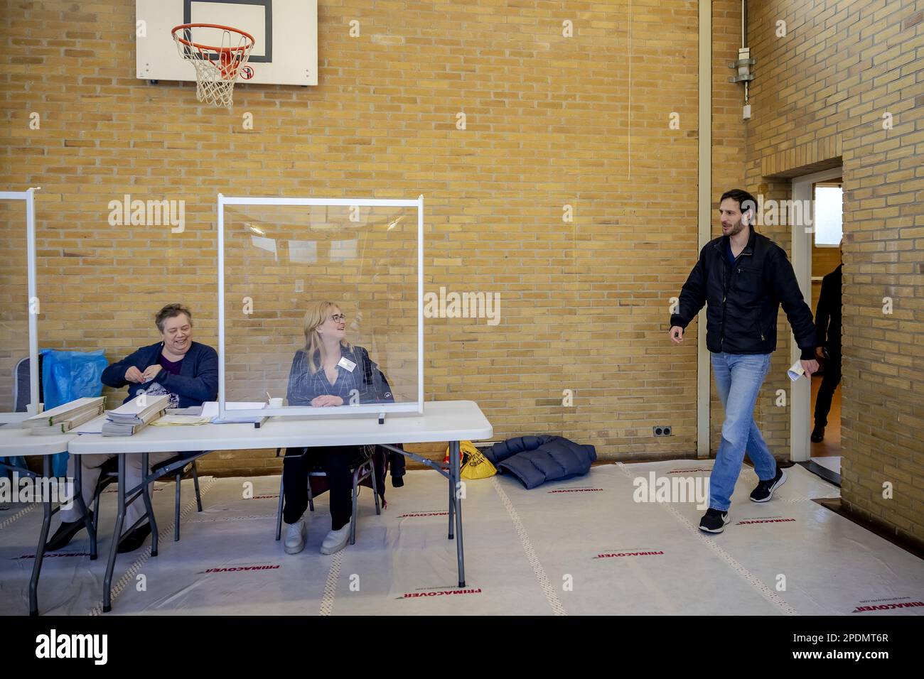 BUSSUM - CDA leader Wopke Hoekstra casts his vote for the Provincial ...