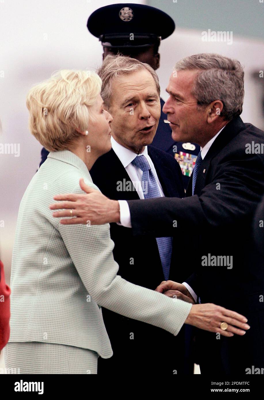 President Bush is welcomed by former California Governor Pete Wilson ...