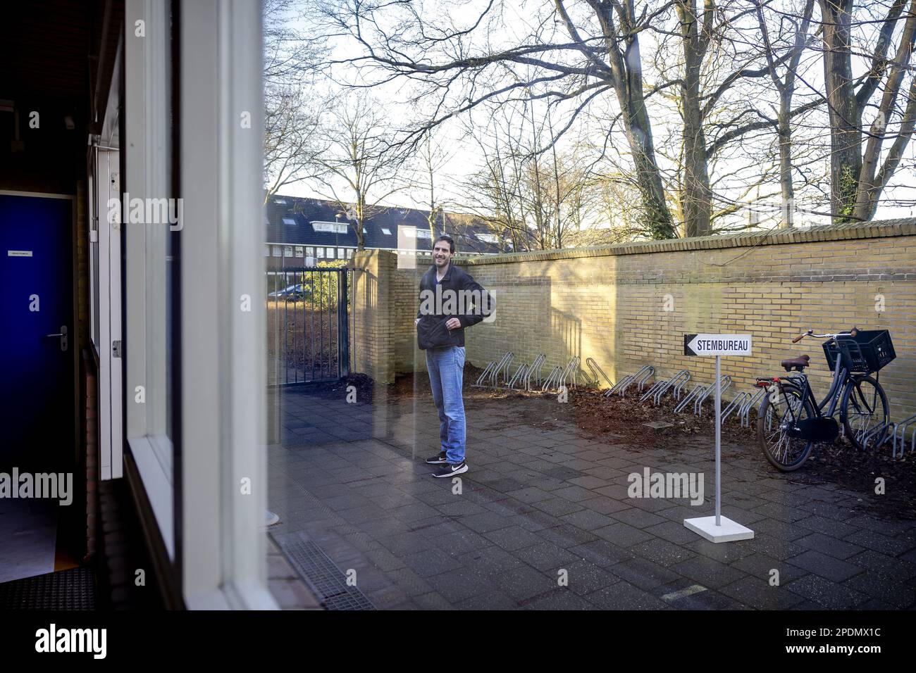 BUSSUM - CDA leader Wopke Hoekstra casts his vote for the Provincial ...