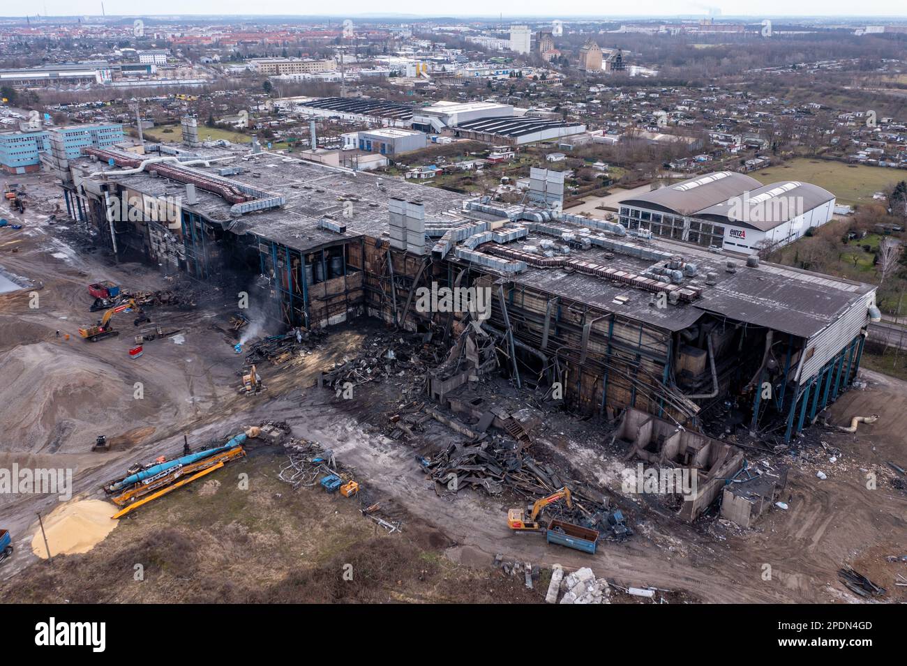 07 March 2023, Saxony, Leipzig: Demolition excavators are making ...