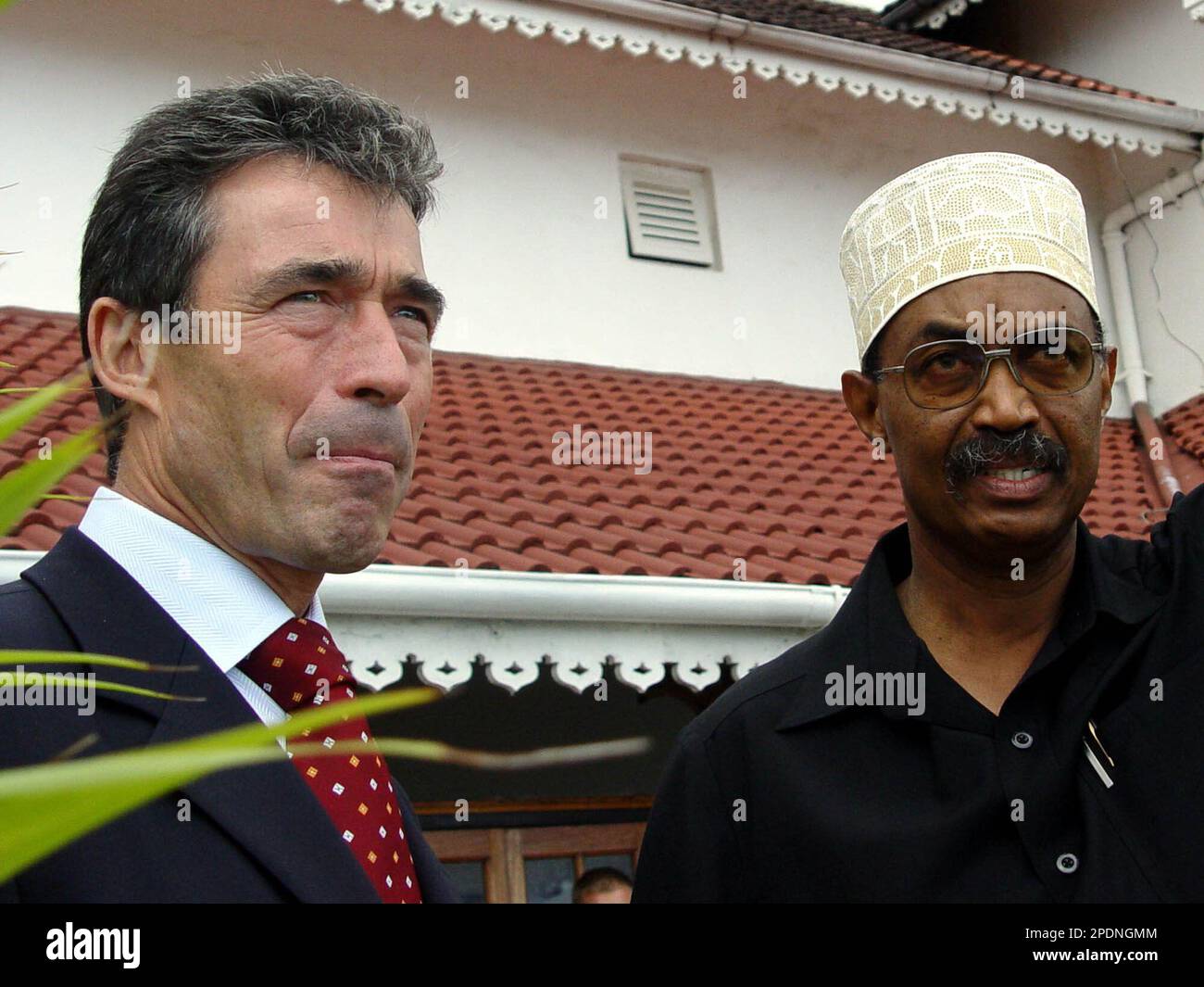 Danish Prime Minister Anders Fogh Rasmussen, left, with Zanzibar ...