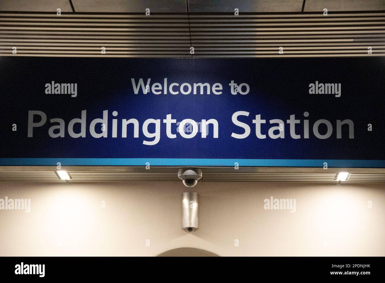 Elizabeth line paddington hi-res stock photography and images - Alamy