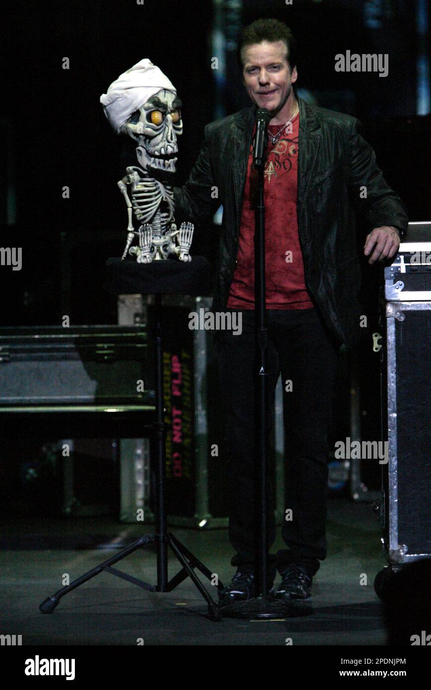 Jeff Dunham and 'Achmed the Dead Terrorist' Comedian ventiloquist Jeff ...