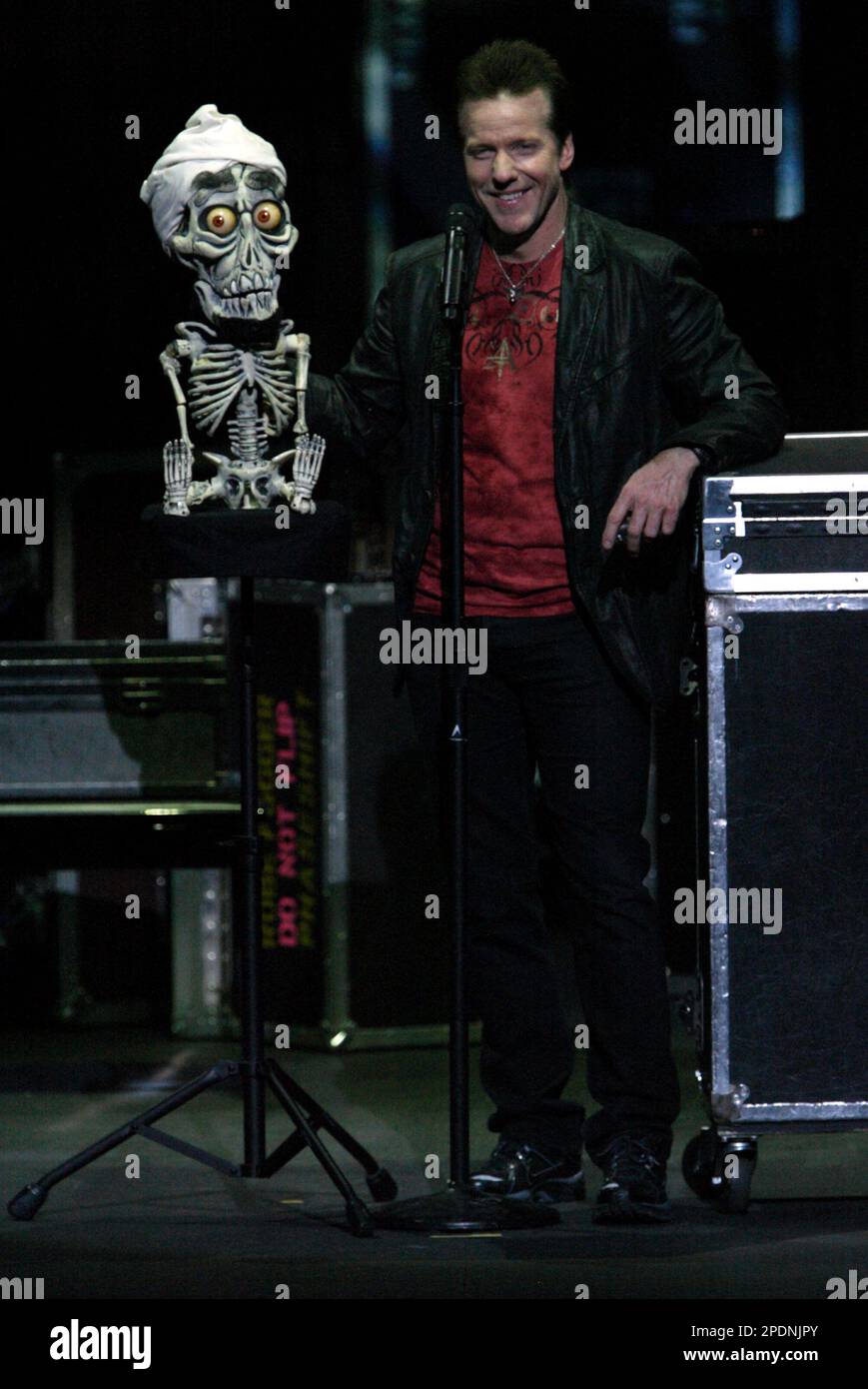 Jeff Dunham and 'Achmed the Dead Terrorist' Comedian ventiloquist Jeff ...