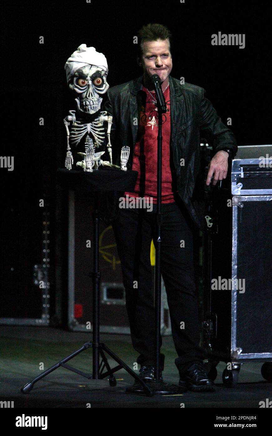 Jeff Dunham and 'Achmed the Dead Terrorist' Comedian ventiloquist Jeff ...