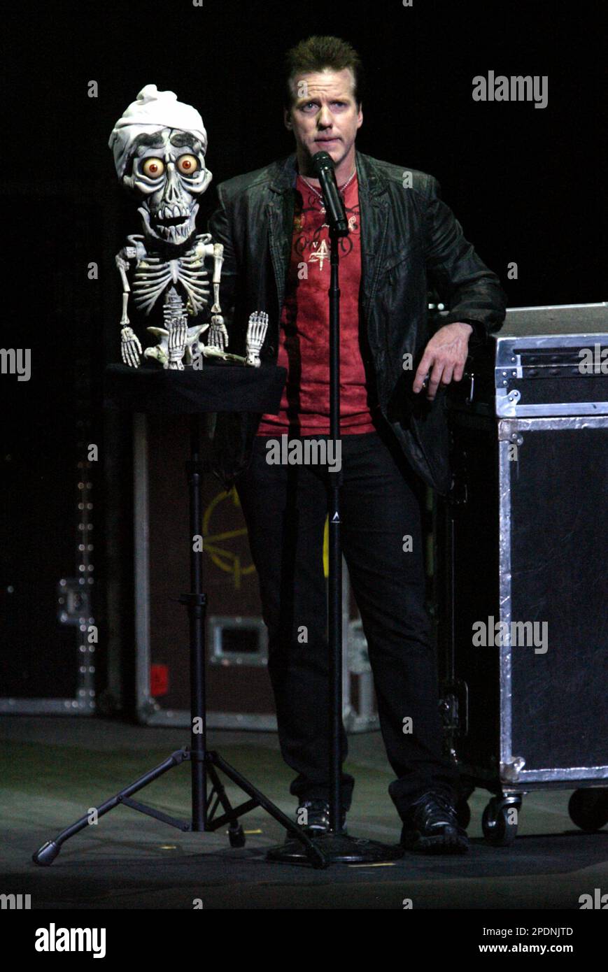Jeff Dunham and 'Achmed the Dead Terrorist' Comedian ventiloquist Jeff ...