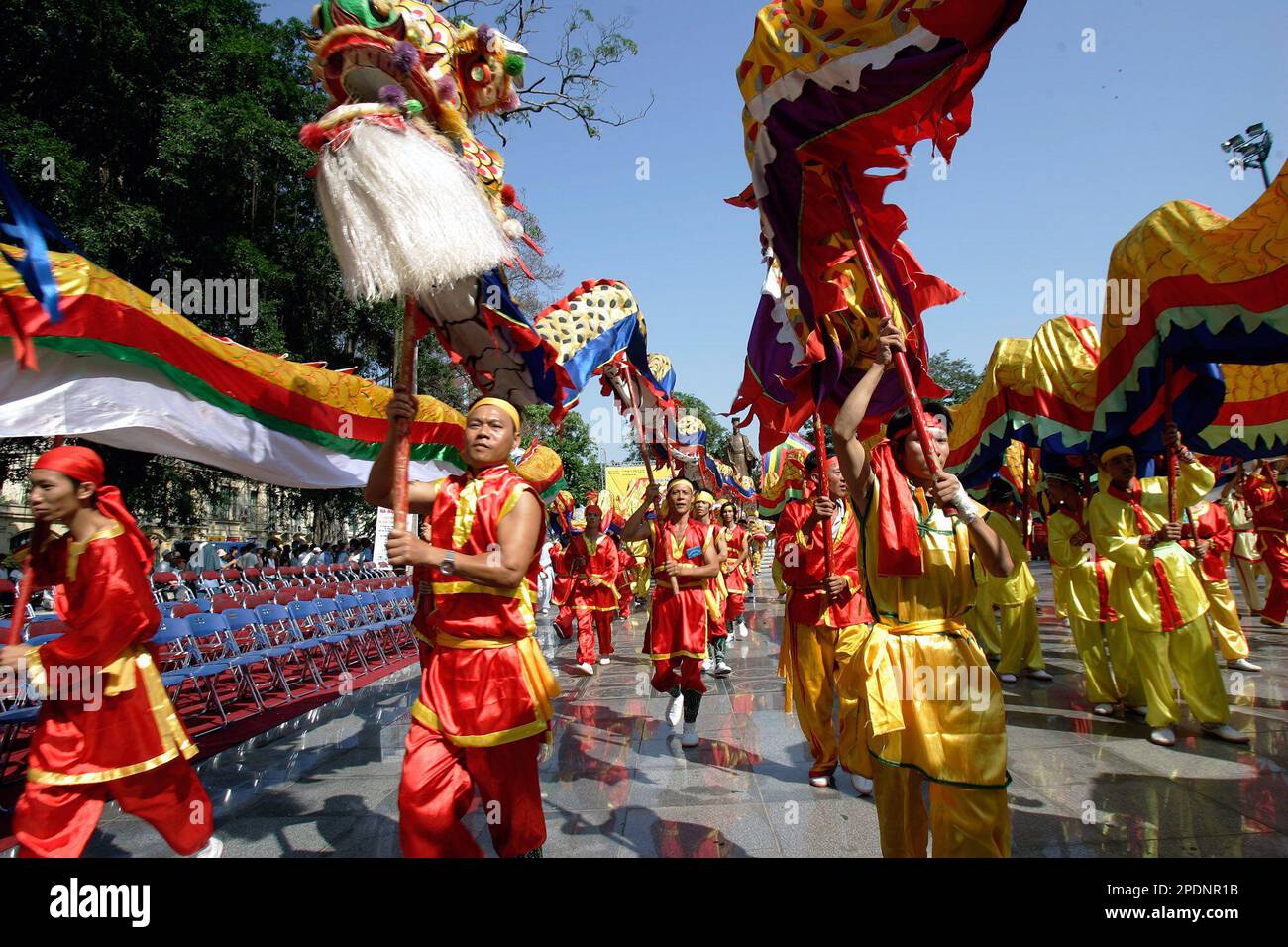 Performers take part in a dragon dance competition during a cultural ...