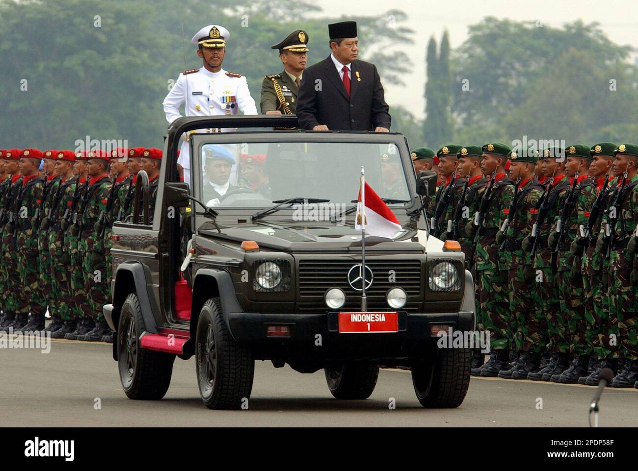 Indonesian President Susilo Bambang Yudhoyono, right, inspects his ...