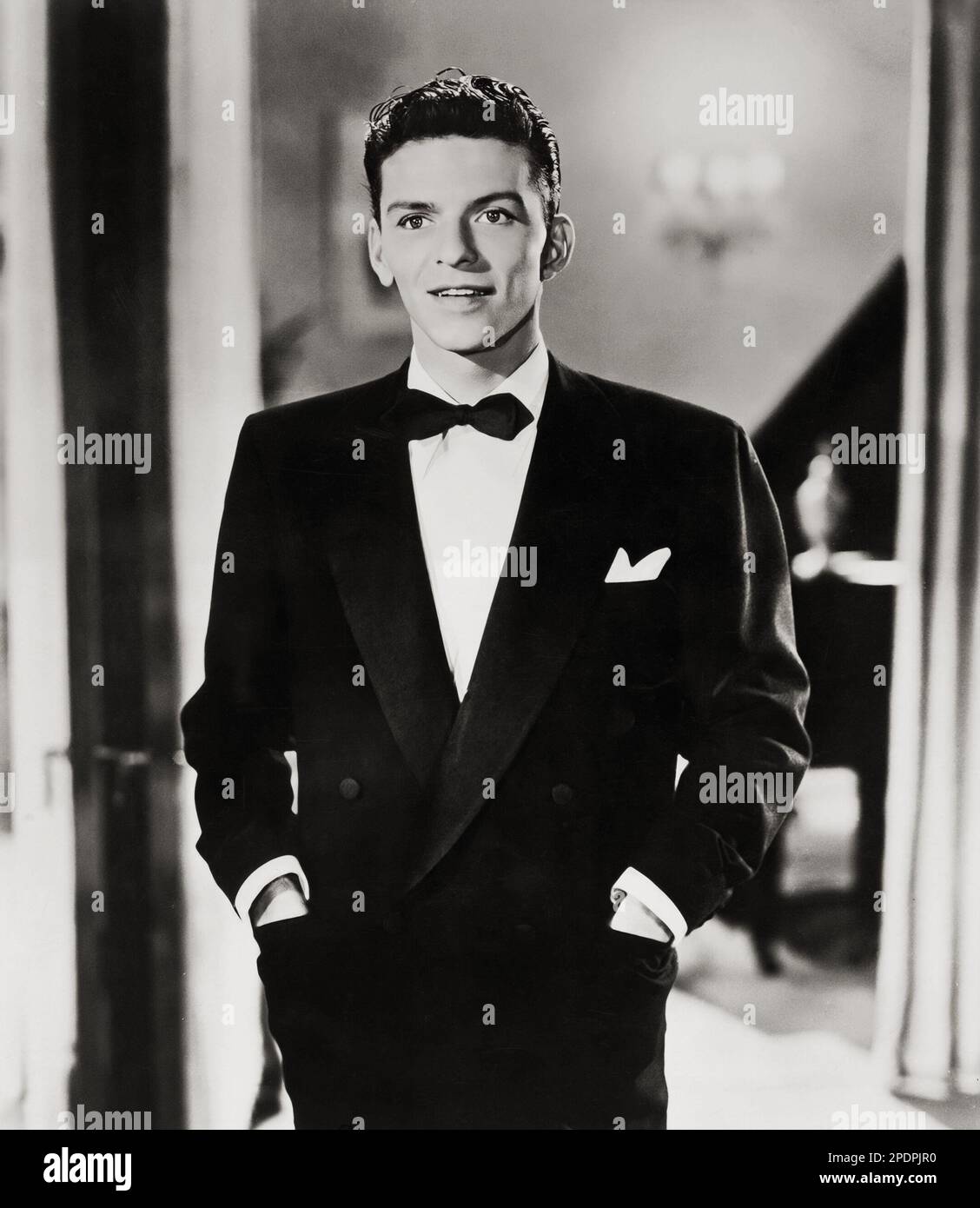 Frank Sinatra (1940s Stock Photo - Alamy