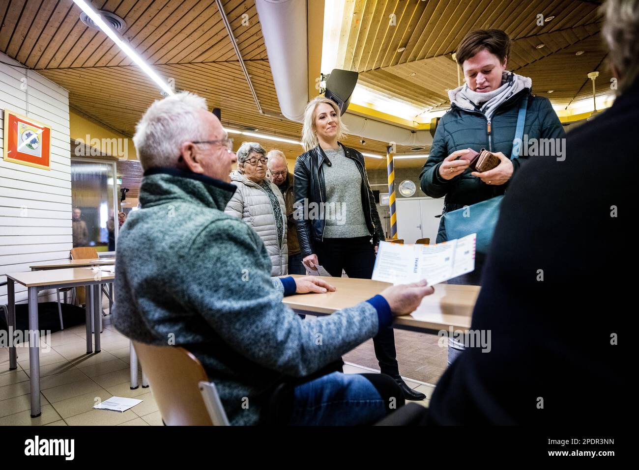 OSS - SP leader Lilian Marijnissen casts her vote for the provincial ...