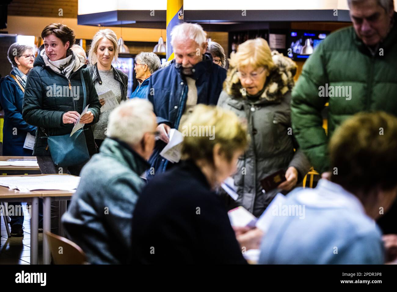 OSS - SP leader Lilian Marijnissen casts her vote for the provincial ...