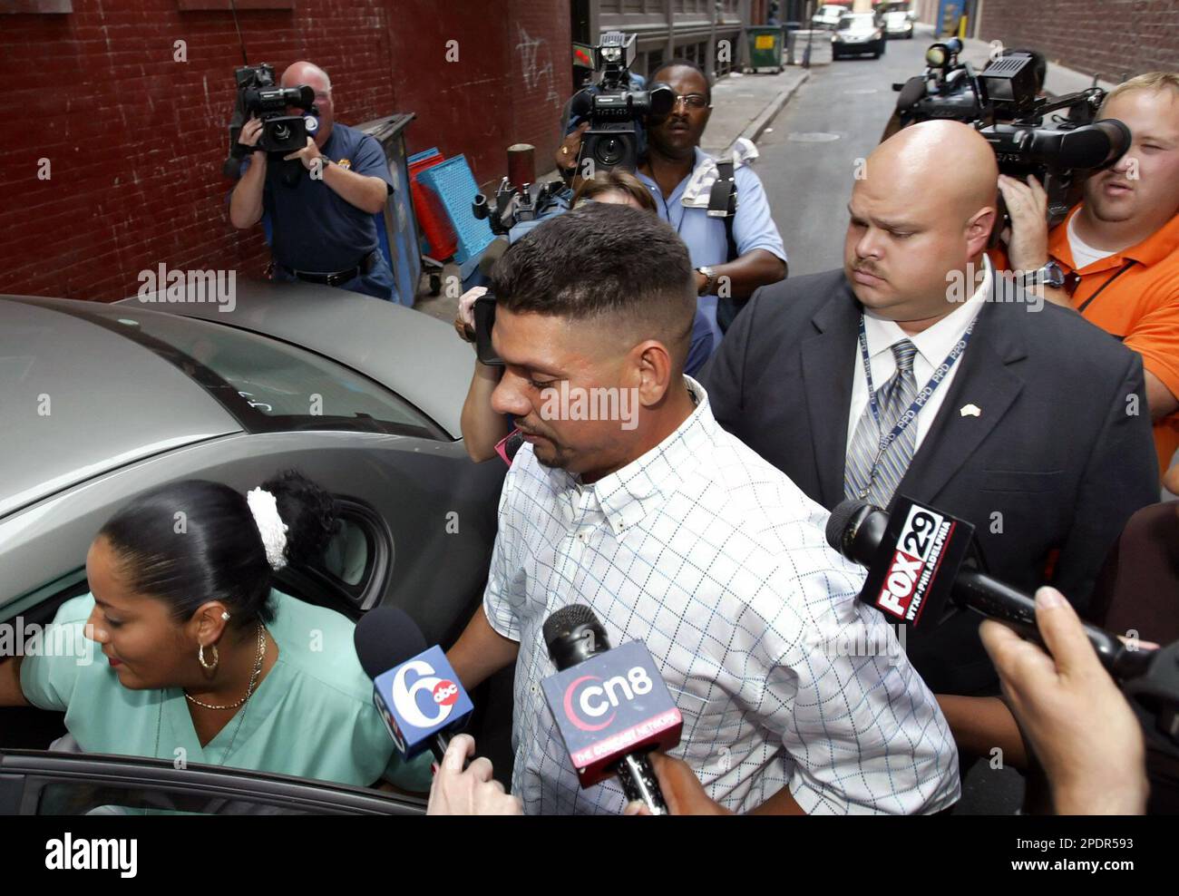 Pedro Vera, center, the birth father of Delimar Vera, exits court ...