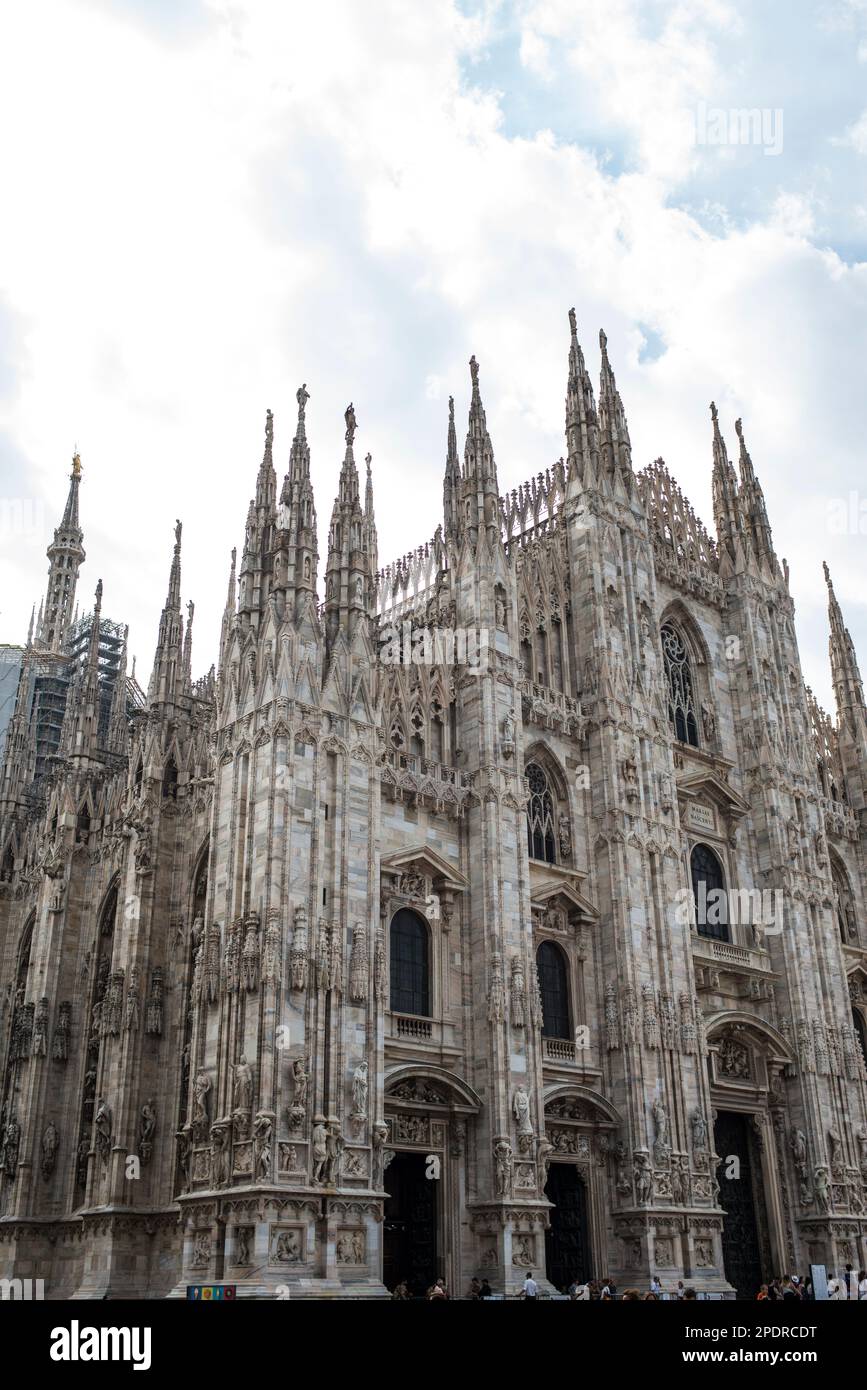 Duomo of milan milan hi-res stock photography and images - Alamy