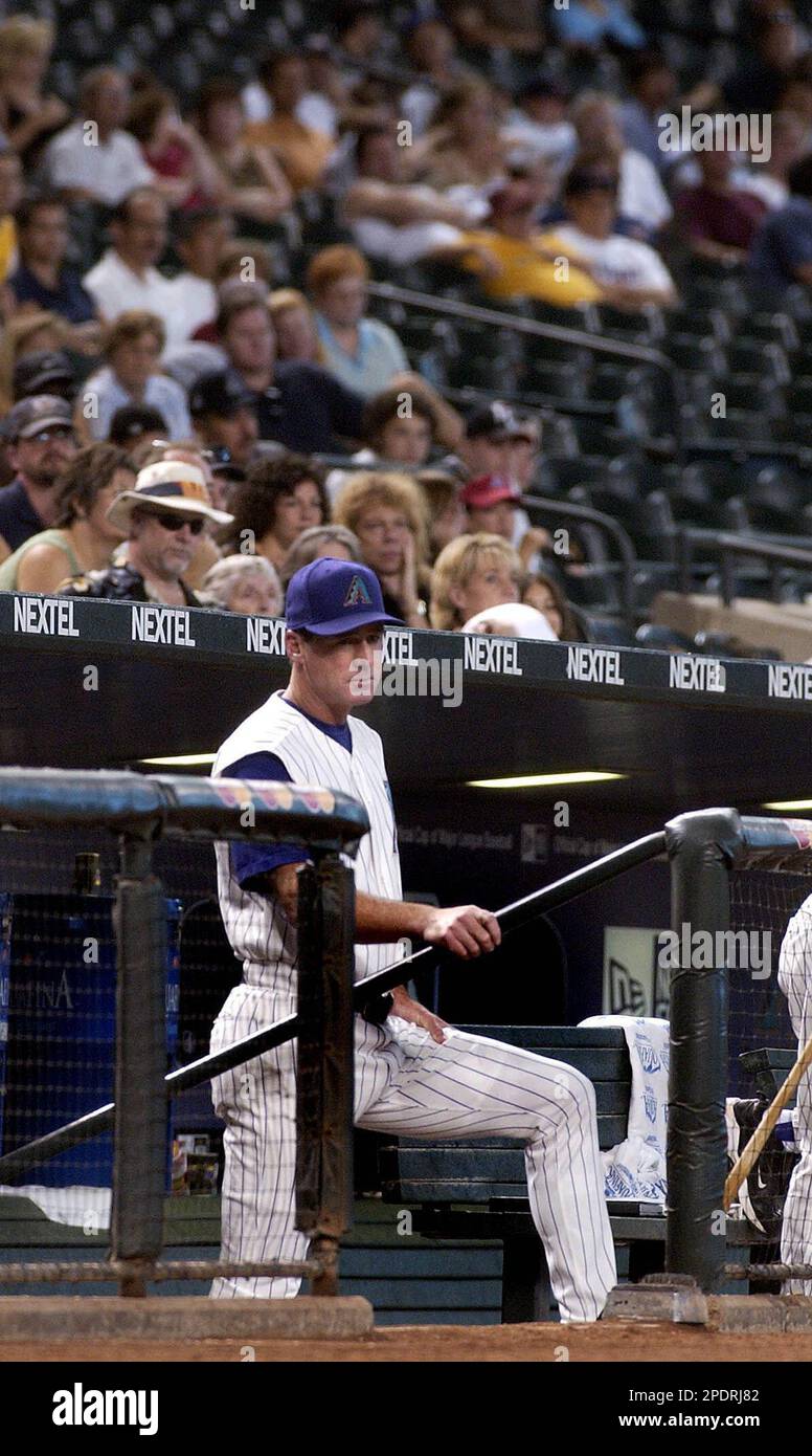 Arizona Diamondbacks manager Bob Melvin watches from the dugout during ...