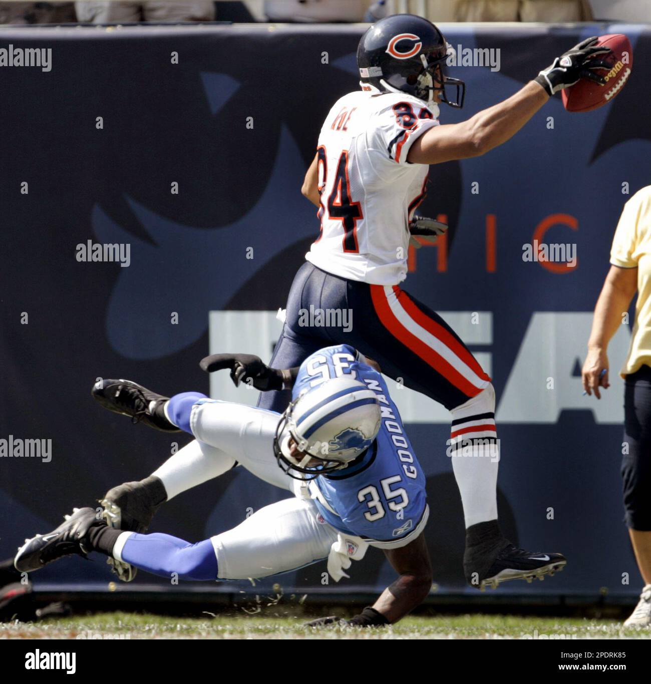 Chicago Bears' Bobby Wade (84) runs into the end zone for a 73-yard ...