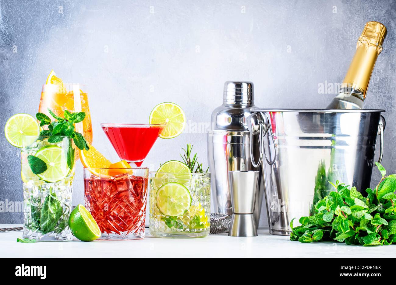 Popular trendy cocktails set: aperol spritz, negroni, mojito, gin tonic ...