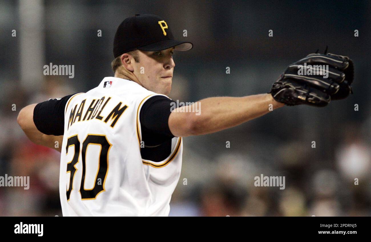 Pittsburgh Pirates starting pitcher Paul Maholm deliveers to Cincinnati ...