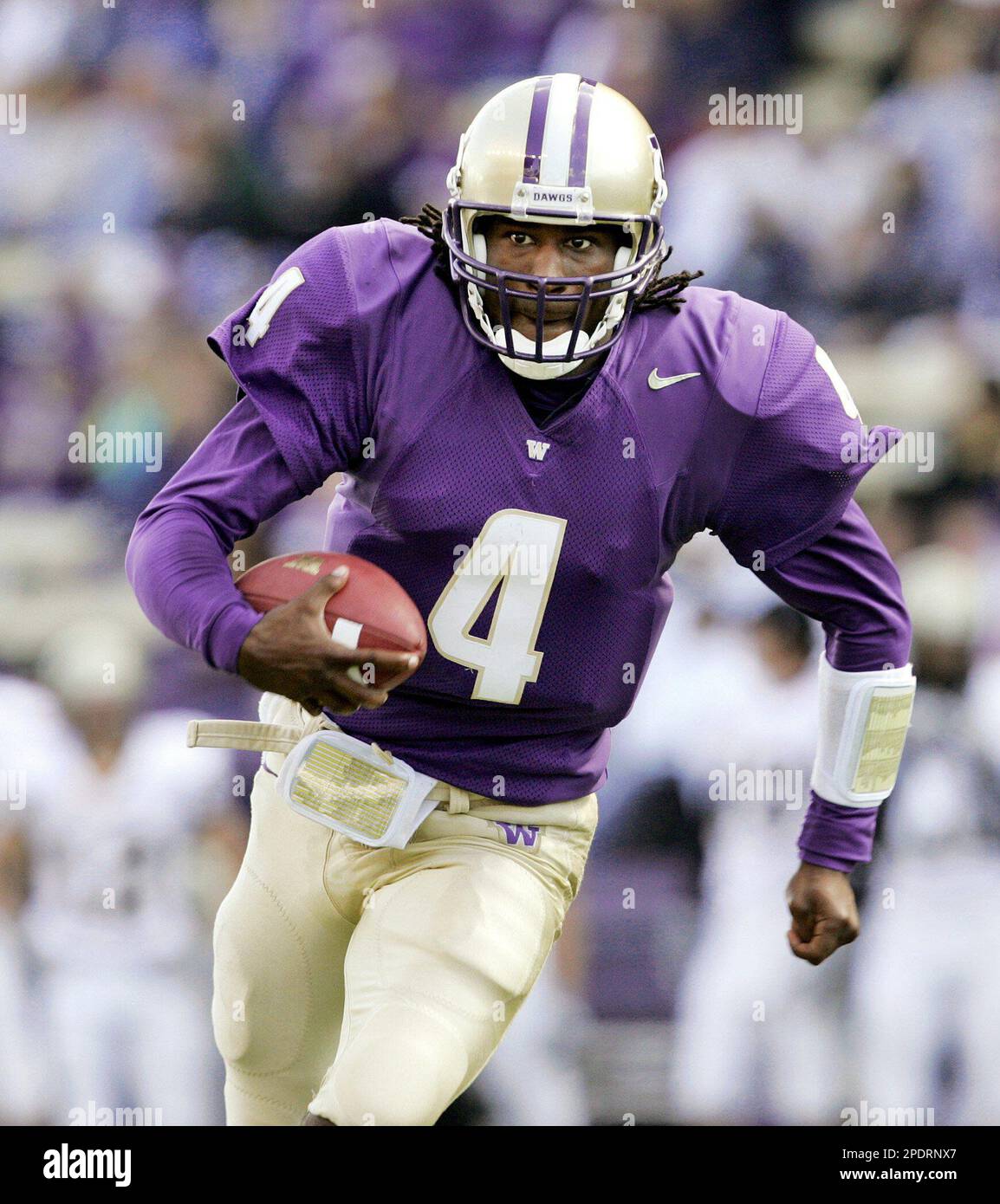 Washington quarterback Isaiah Stanback runs for a touchdown against ...