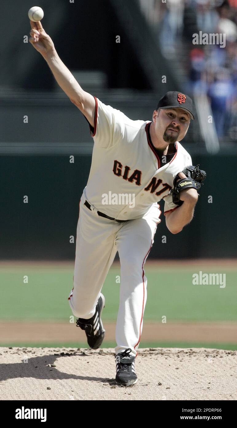 San Francisco Giants' Jason Schmidt pitches against the Los Angeles ...