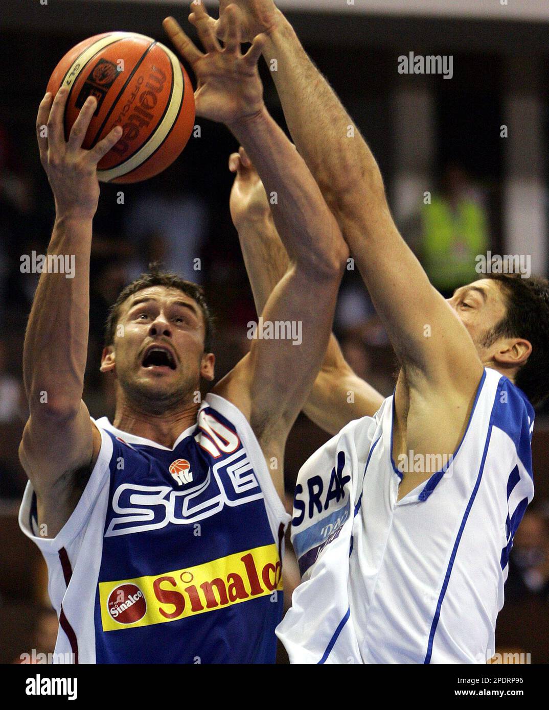 Serbia-Montenegro's Marko Jaric, left, of the Minnesota Timberwolves ...