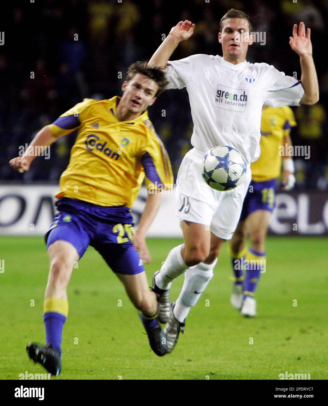 FC Zurich's Daniel Stucki, right, challenges Brondby's Mads Jorgensen ...
